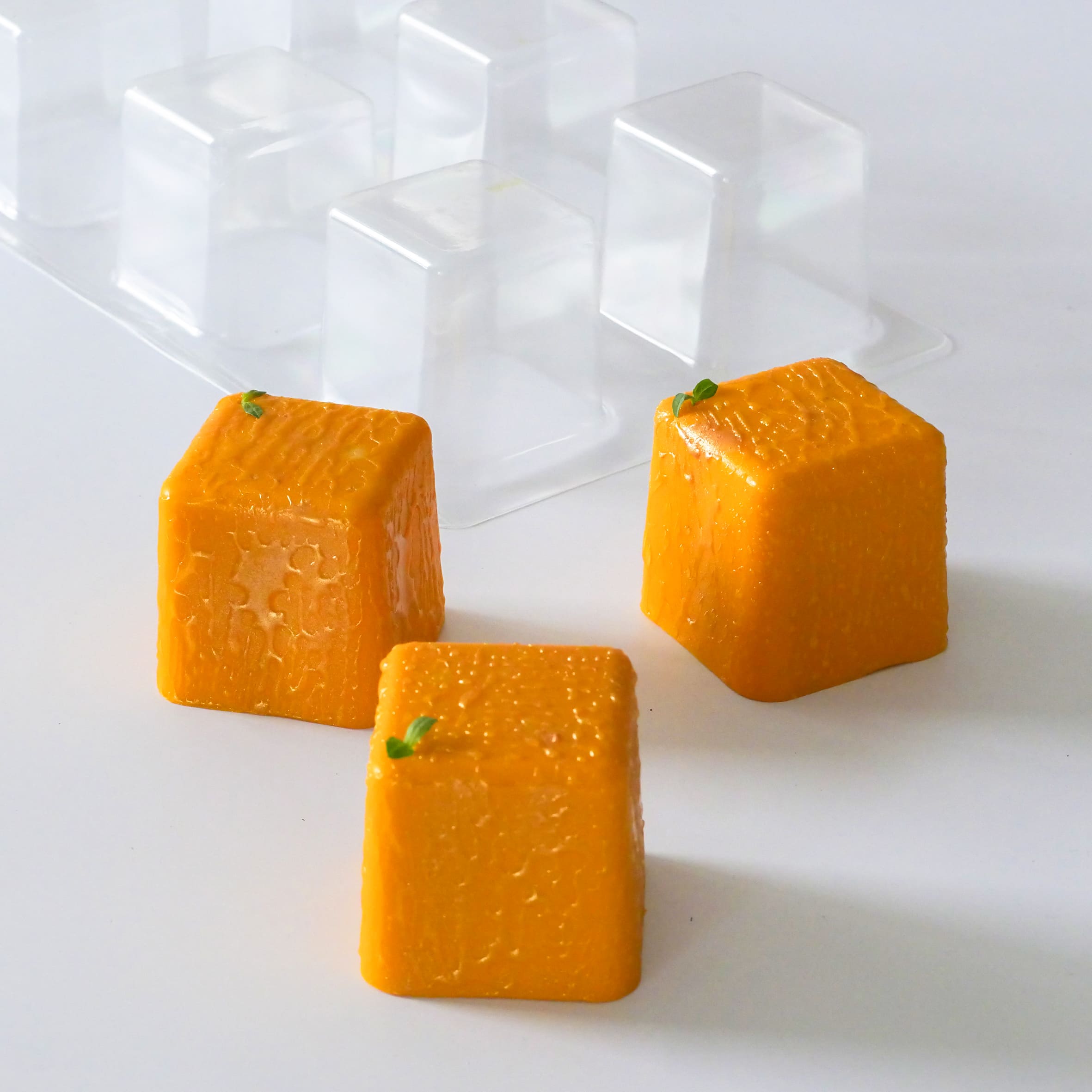 Individual entremets: design and elegance of square shapes – Boutique Petit